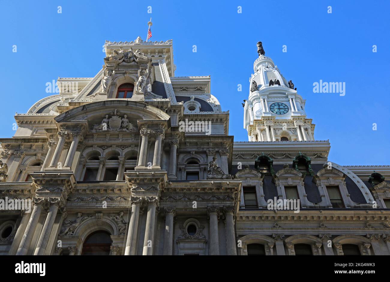Philadelphia city hall building on hi-res stock photography and images ...