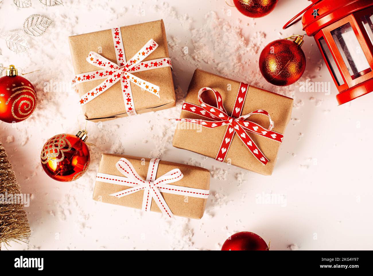 Top view gift box hi-res stock photography and images - Alamy