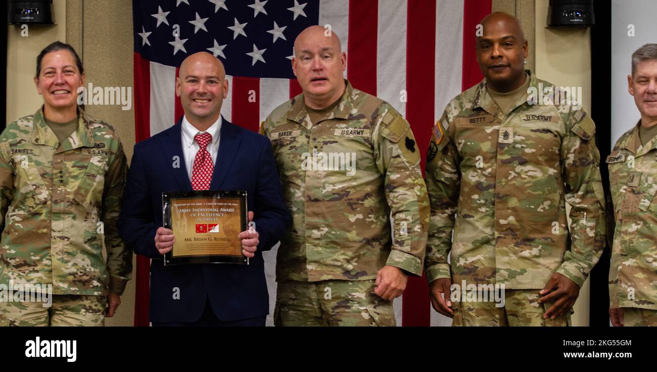 Lt. Gen. Jody J. Daniels, commanding general of the U.S. Army Reserve ...