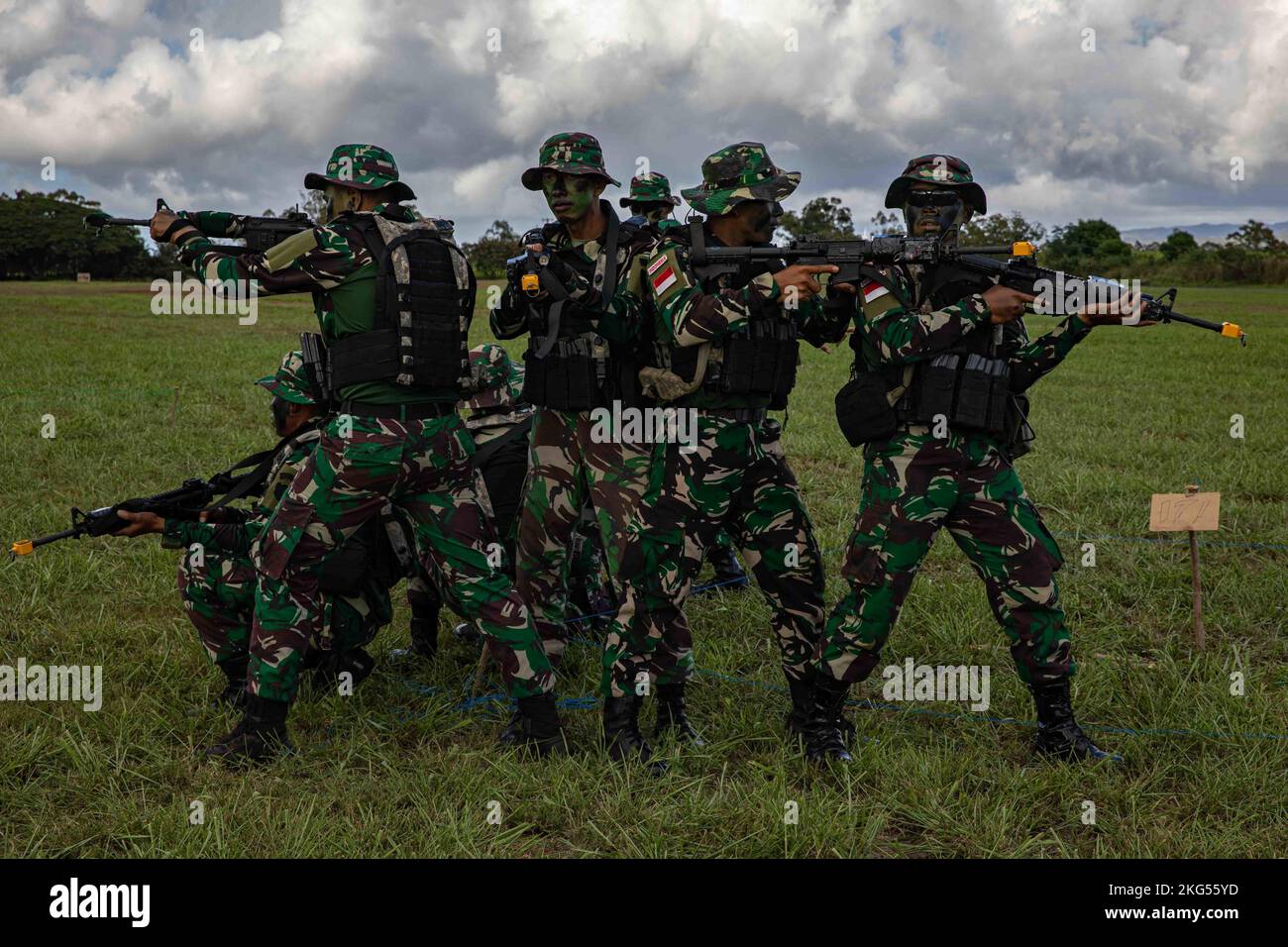 Maneuver Team Company Soldiers assigned to the Indonesian Army Tentara ...
