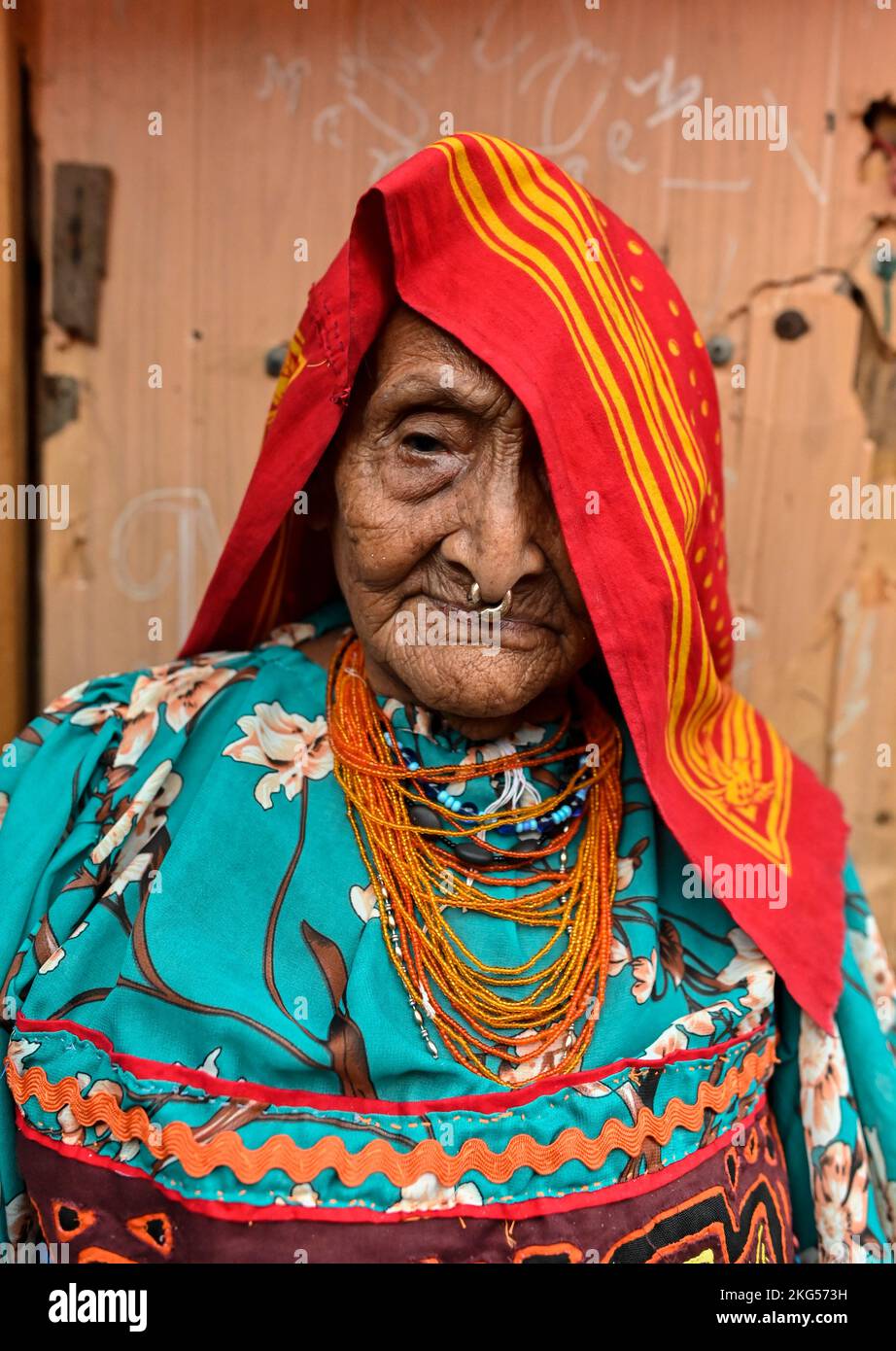 Guna molas hi-res stock photography and images - Alamy