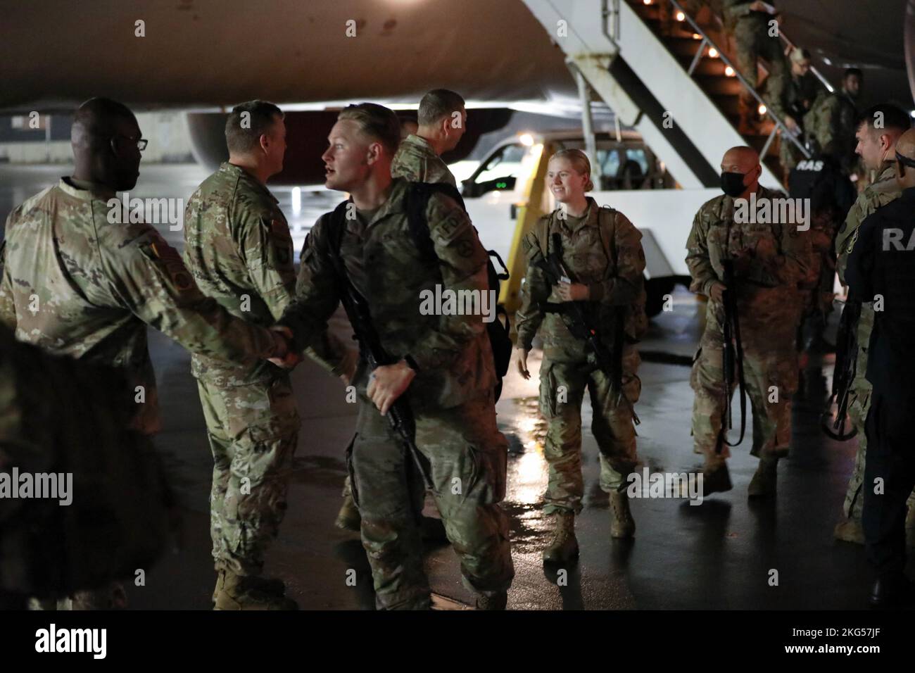 Soldiers assigned to 8th Ordnance Company, 264th Combat Sustainment ...