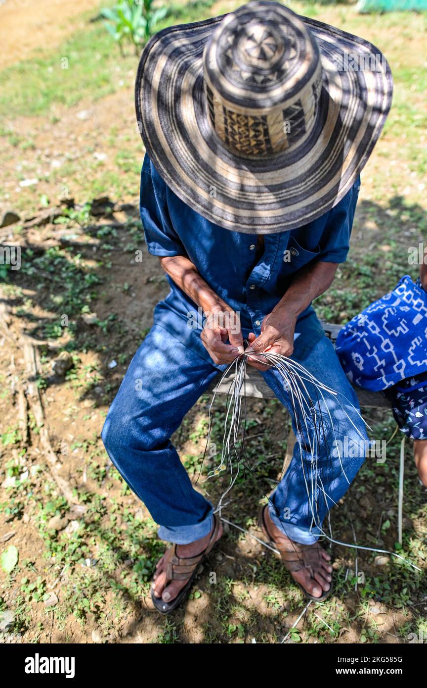 Zenu indigenous people hi-res stock photography and images - Alamy