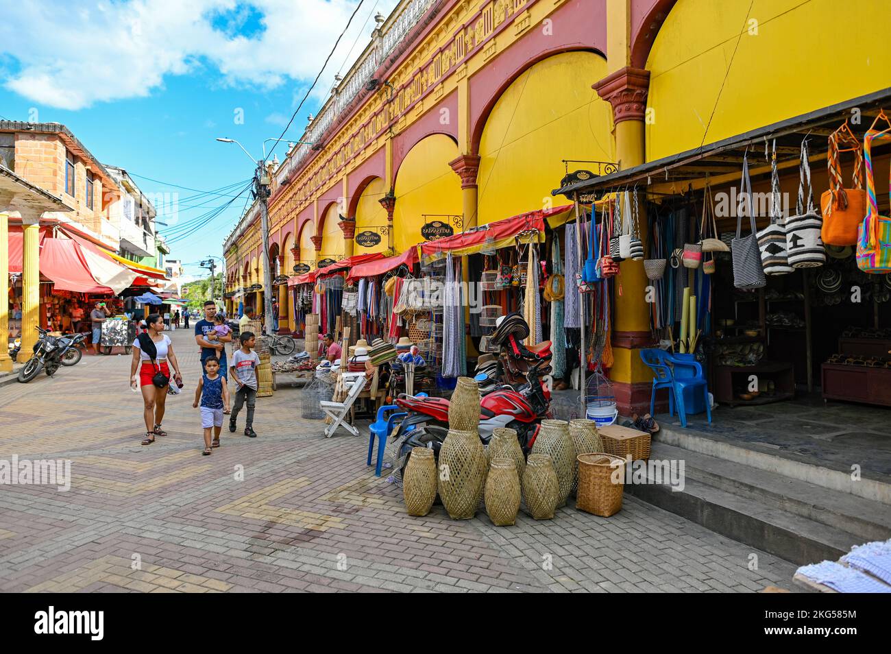 Two guna indigenous girls wearing traditional attire Stock Photo - Alamy