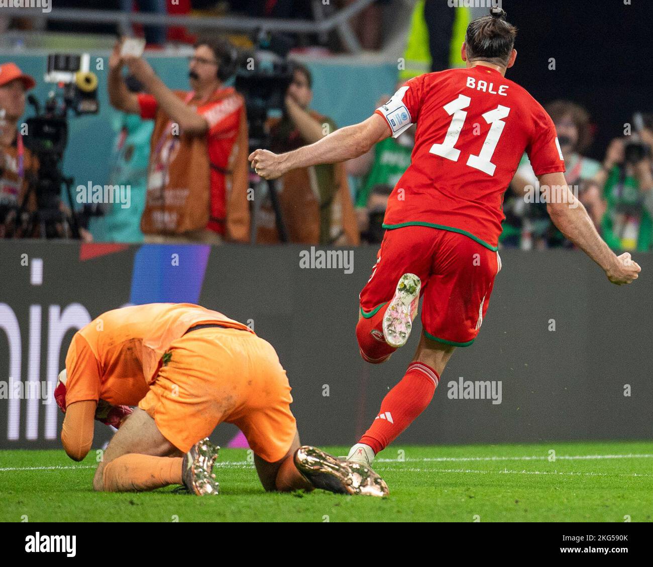 Al-Rayyan, Qatar. 21st Nov, 2022. AL-RAYYAN, AR - 21.11.2022: USA VS ...