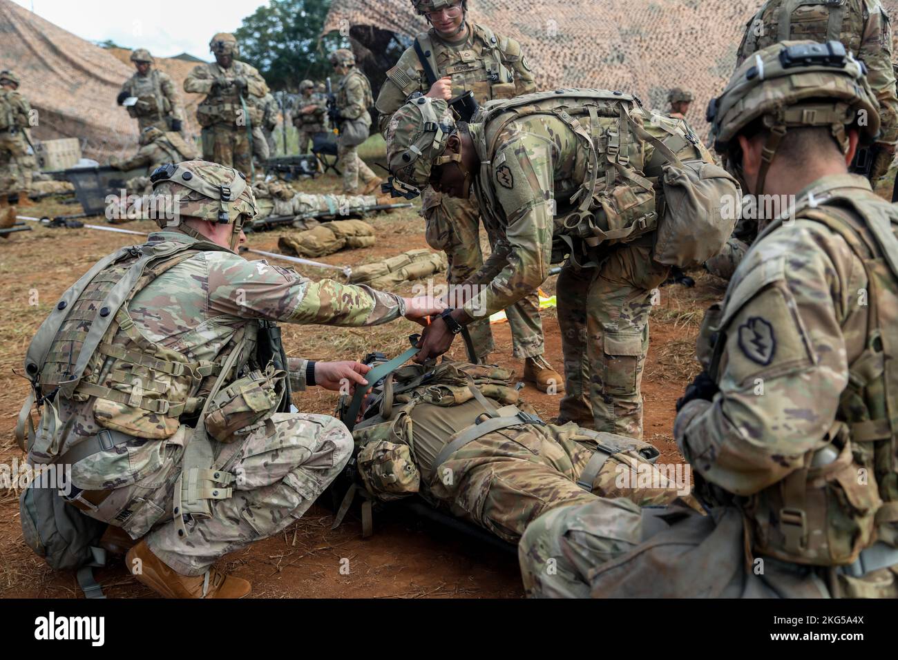 U.S. Army Soldiers from 524th Division Sustainment Support Battalion ...