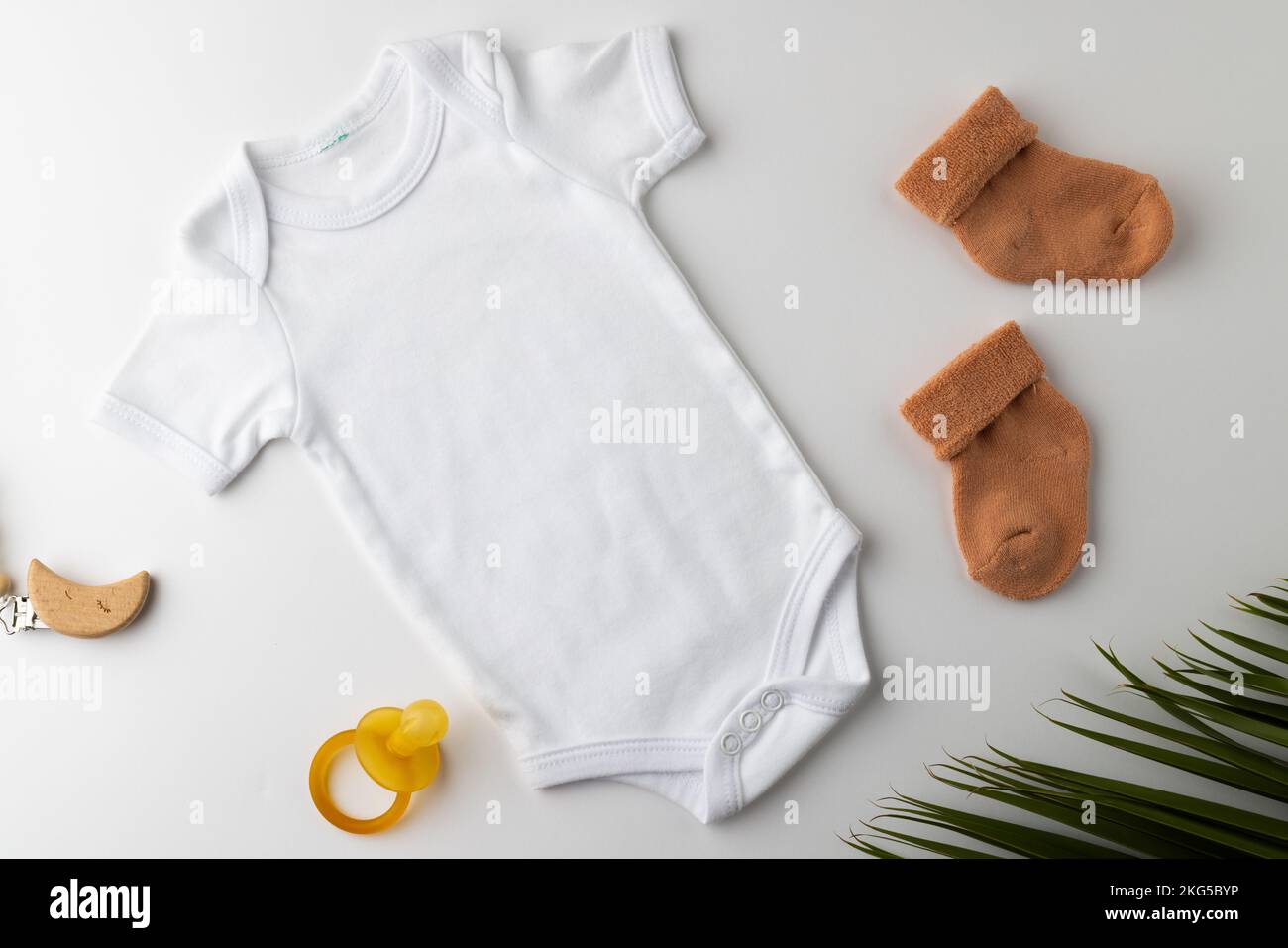 White clothes baby hi-res stock photography and images - Alamy