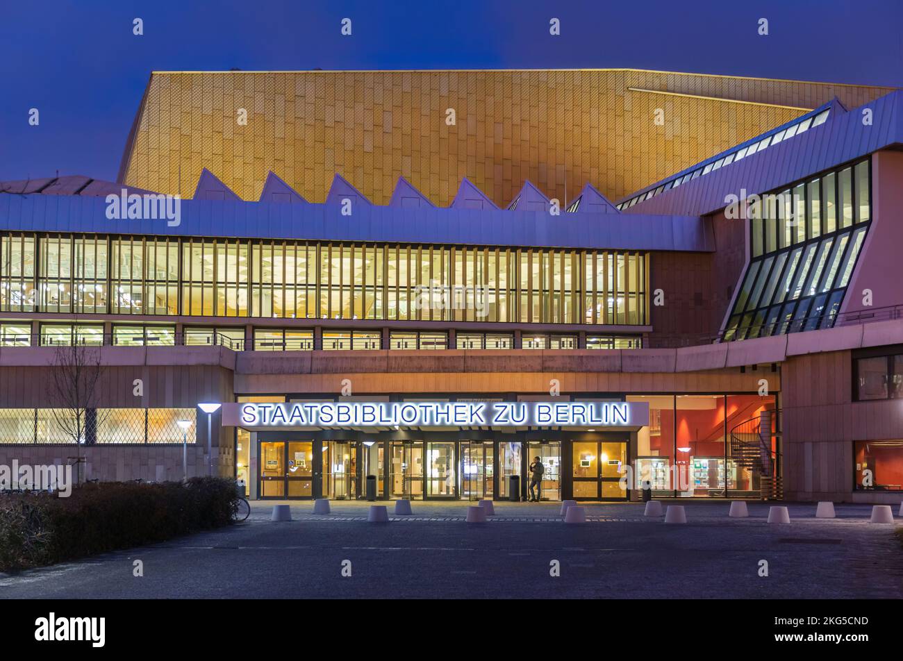 Berlin state library hans scharoun hi-res stock photography and images ...