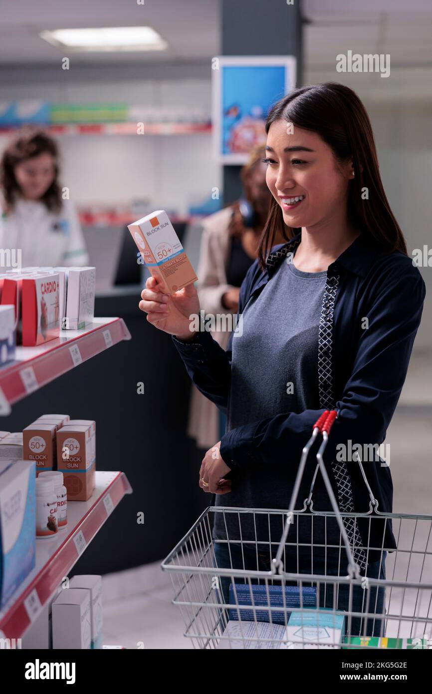 Elderly client choosing vitamins hi-res stock photography and images ...