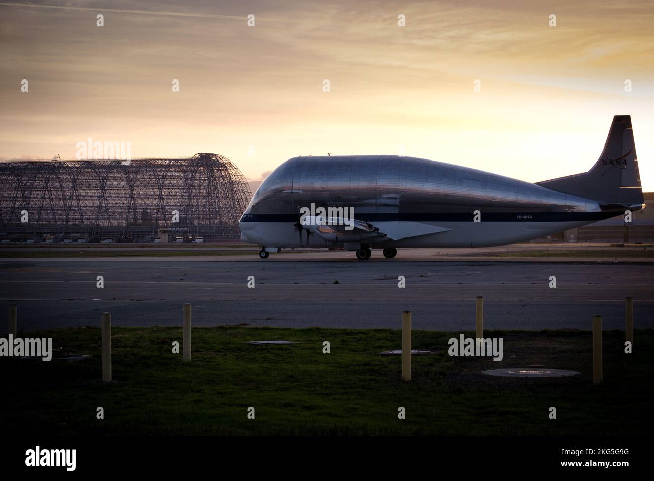 Moffett Field, California, USA. 9th Nov, 2021. Artemis 4 Orion heat ...