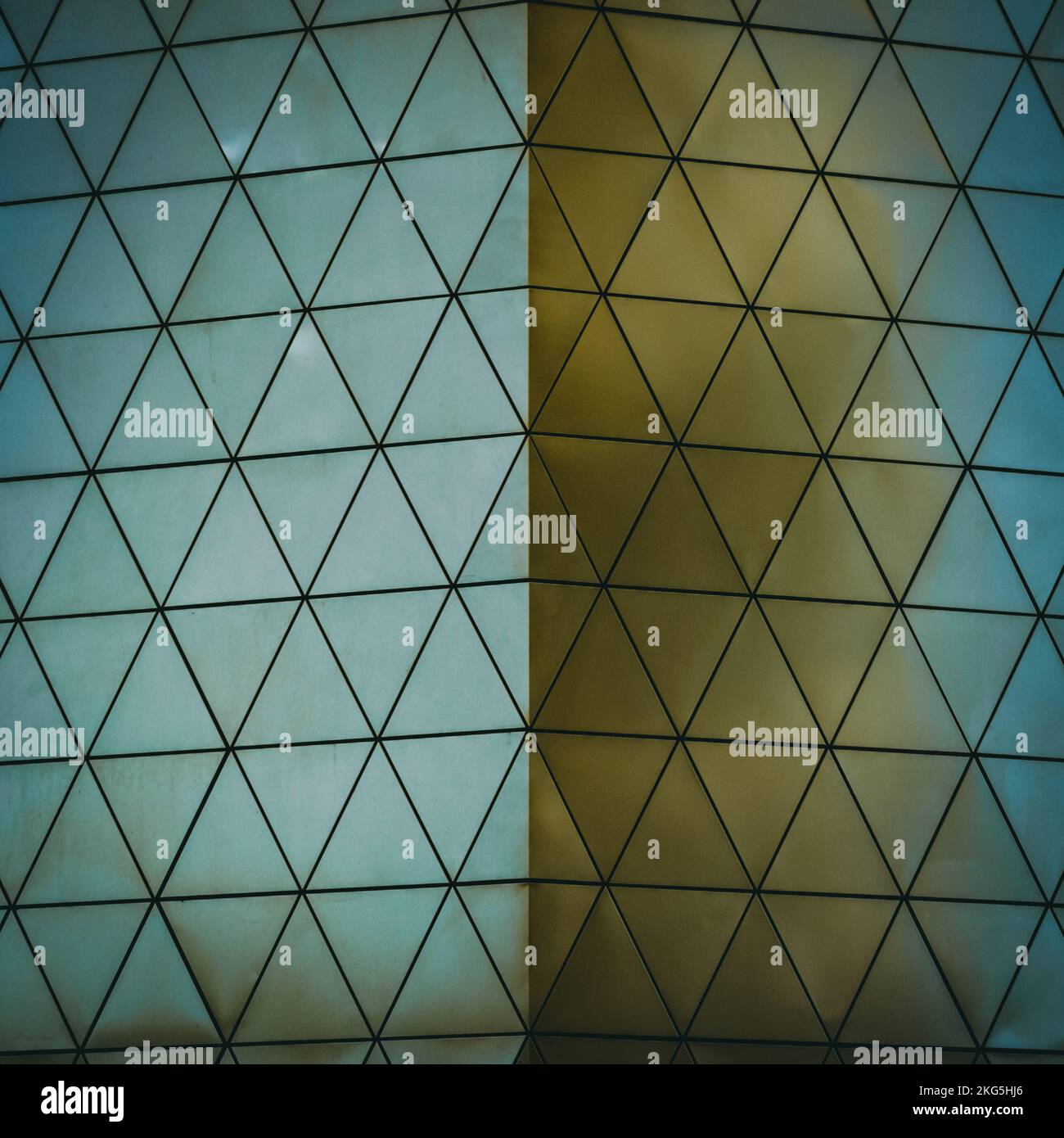 Aluminium composite panel wall hi-res stock photography and images - Alamy