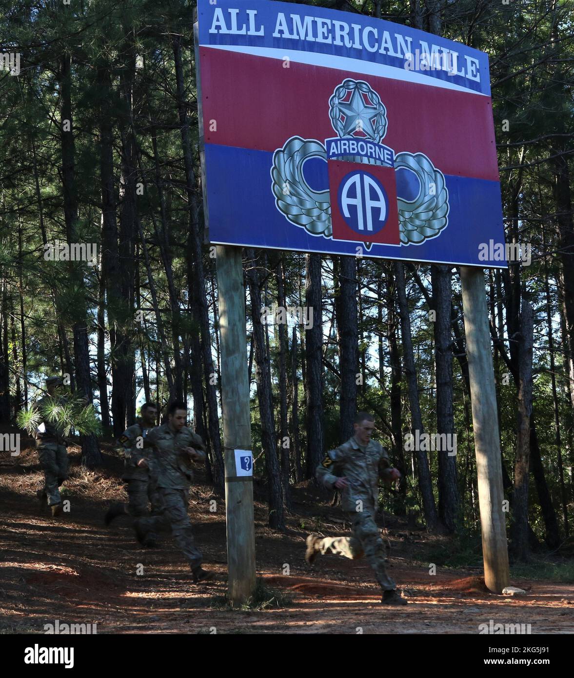 U.S. Soldiers from Squad 12, U.S. Army Military District of Washington ...