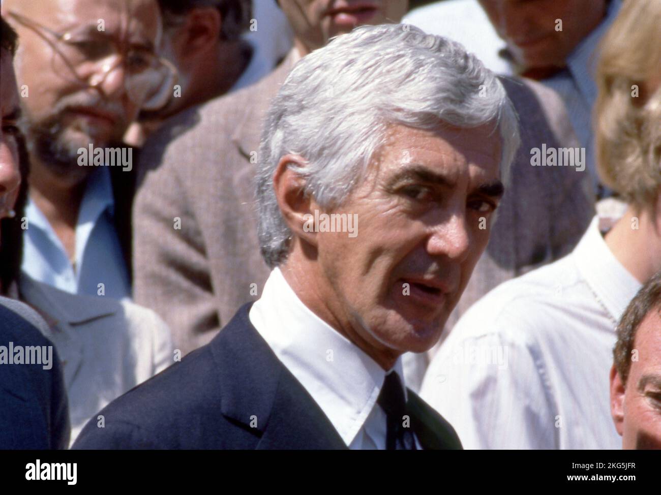 John DeLorean at U.S. Federal Courthouse in Los Angeles to hear Jury's ...