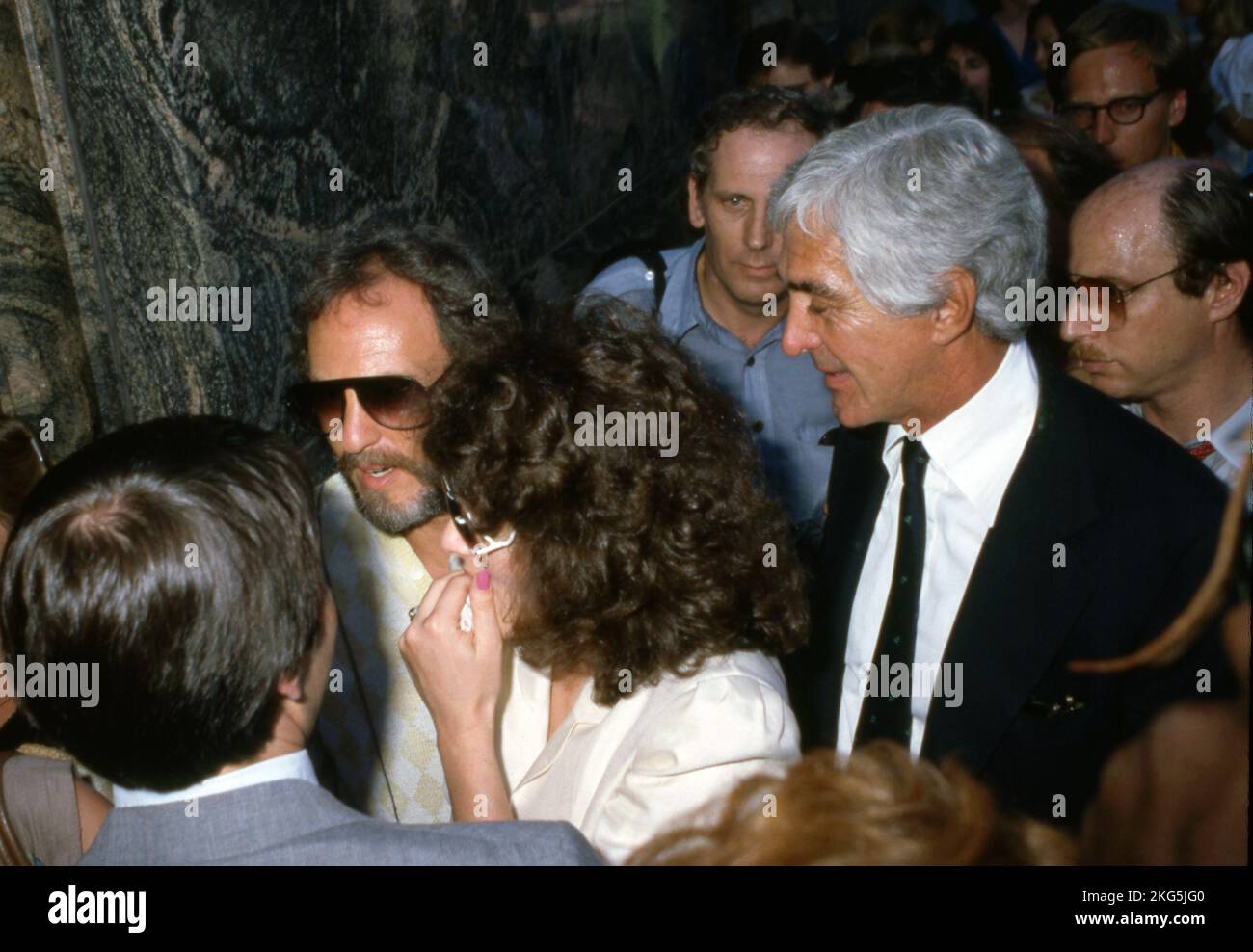 John DeLorean at U.S. Federal Courthouse in Los Angeles to hear Jury's ...