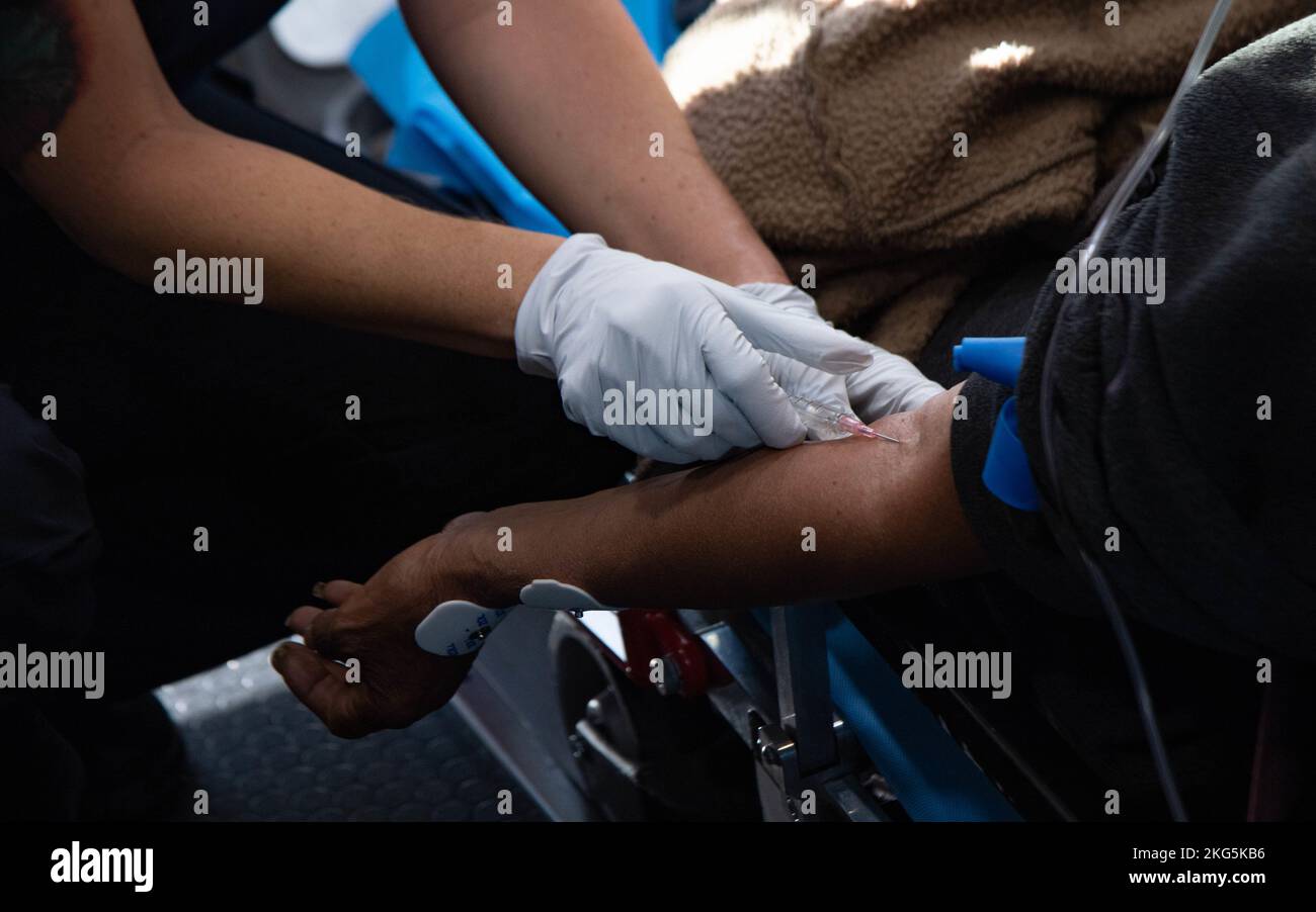 221005-N-LH674-1065 SAN FRANCISCO (Oct. 5, 2022) Paramedic Thera ...