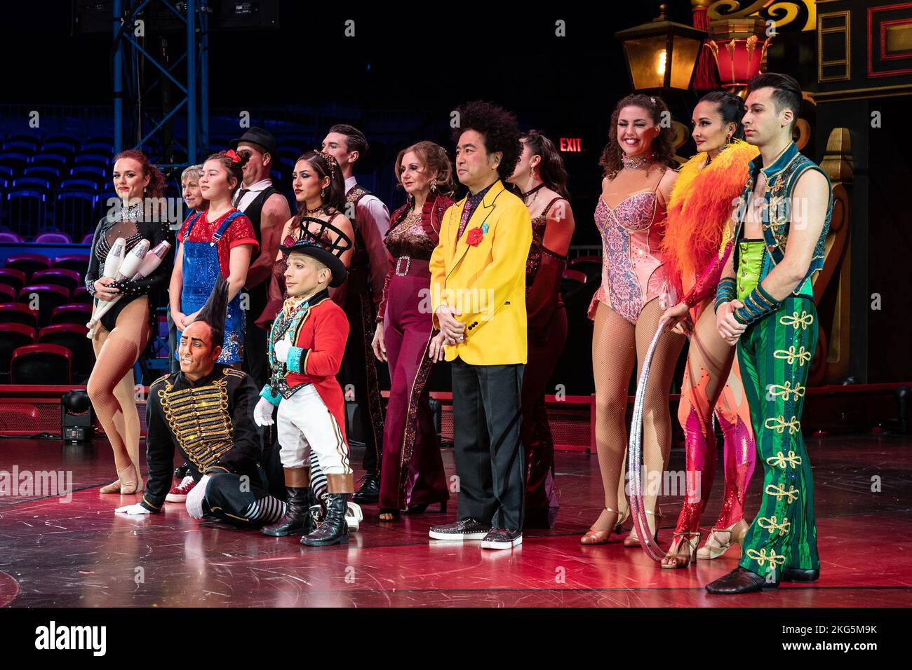 New York, United States. 21st Nov, 2022. Artists of Big Apple Circus ...