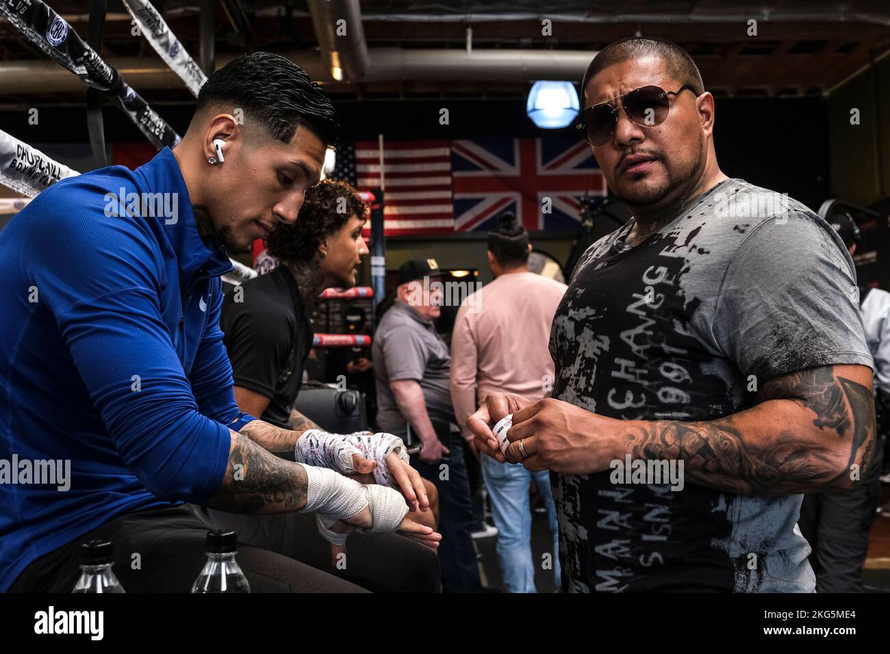 Los Angeles, CA, USA. 21st Nov, 2022. Boxing legend and former world ...