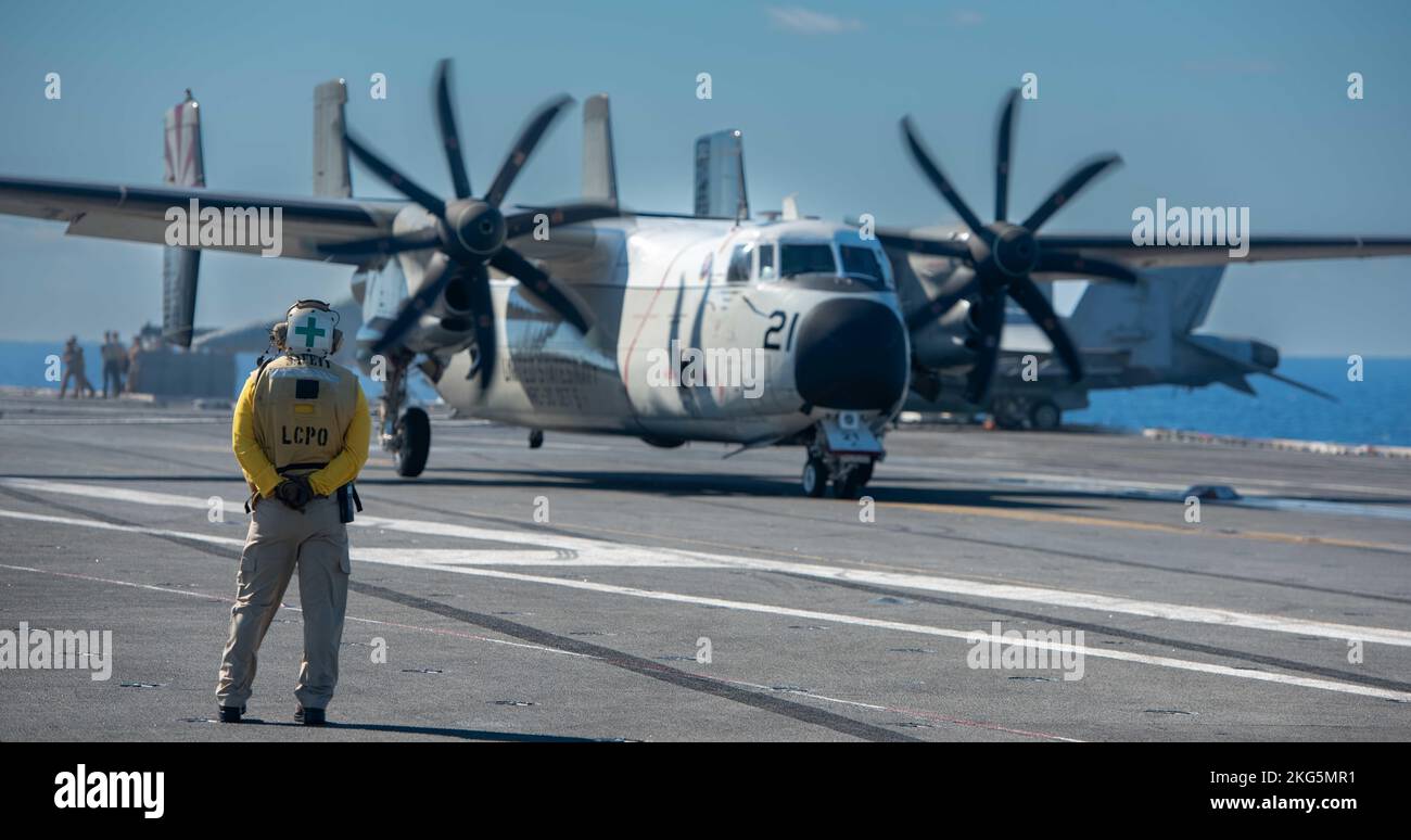 221121-N-UF592-1063 PHILIPPINE SEA (Nov. 21, 2022) Senior Chief ...