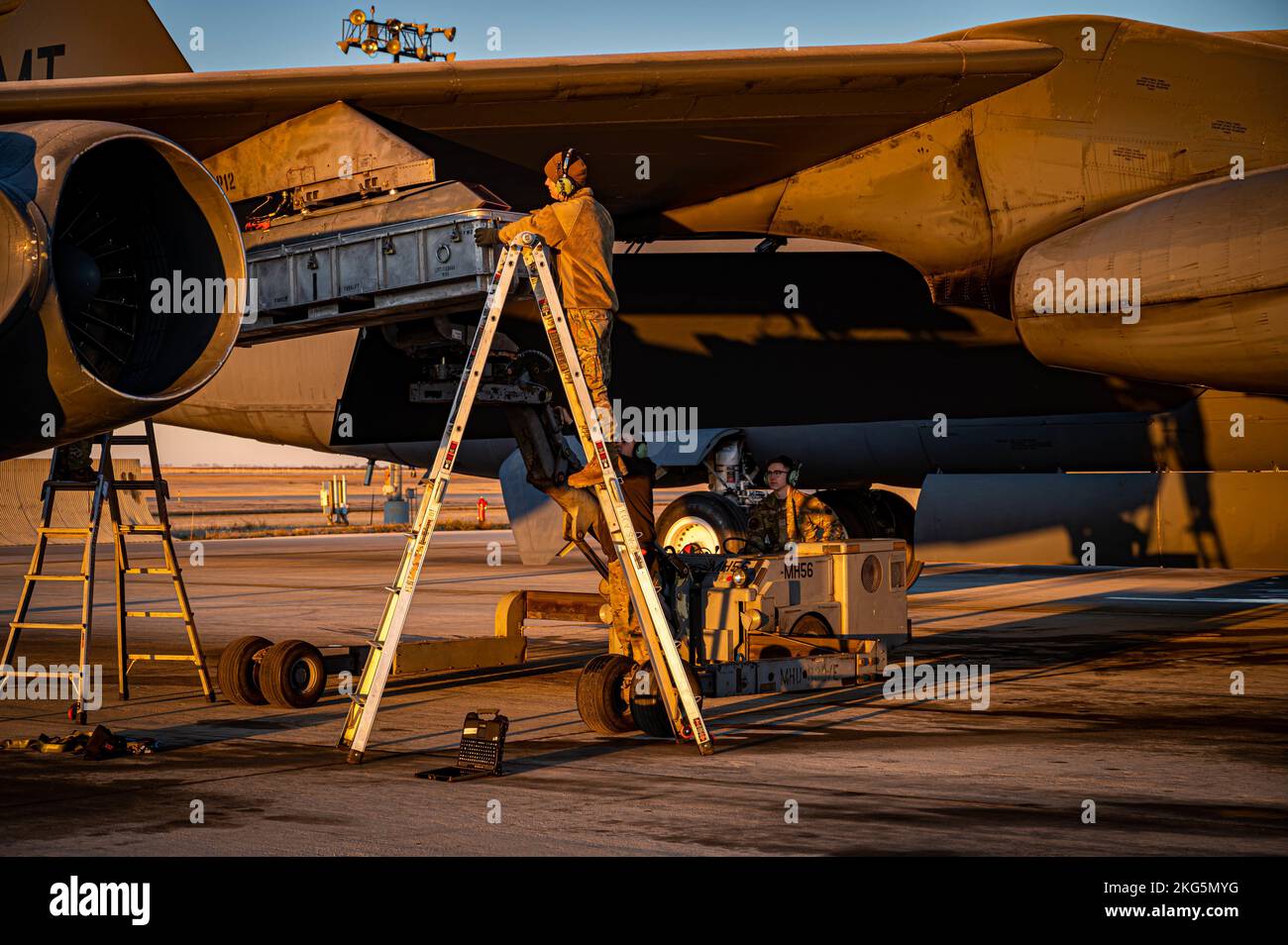 Sniper advanced targeting pod hi-res stock photography and images - Alamy