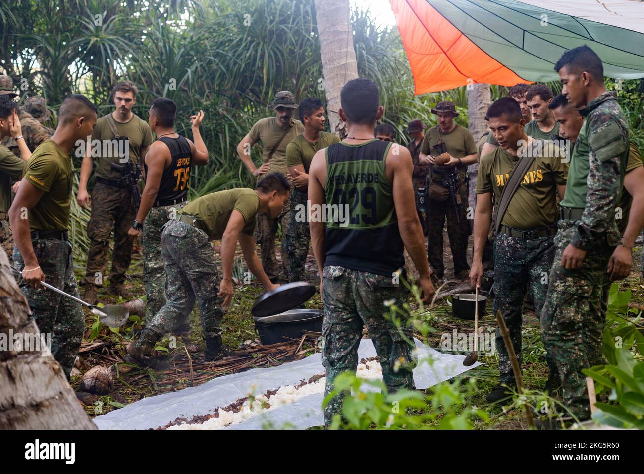 Philippine reconnaissance Marines and U.S. Marines with the Maritime Raid Force, 31st Marine ...
