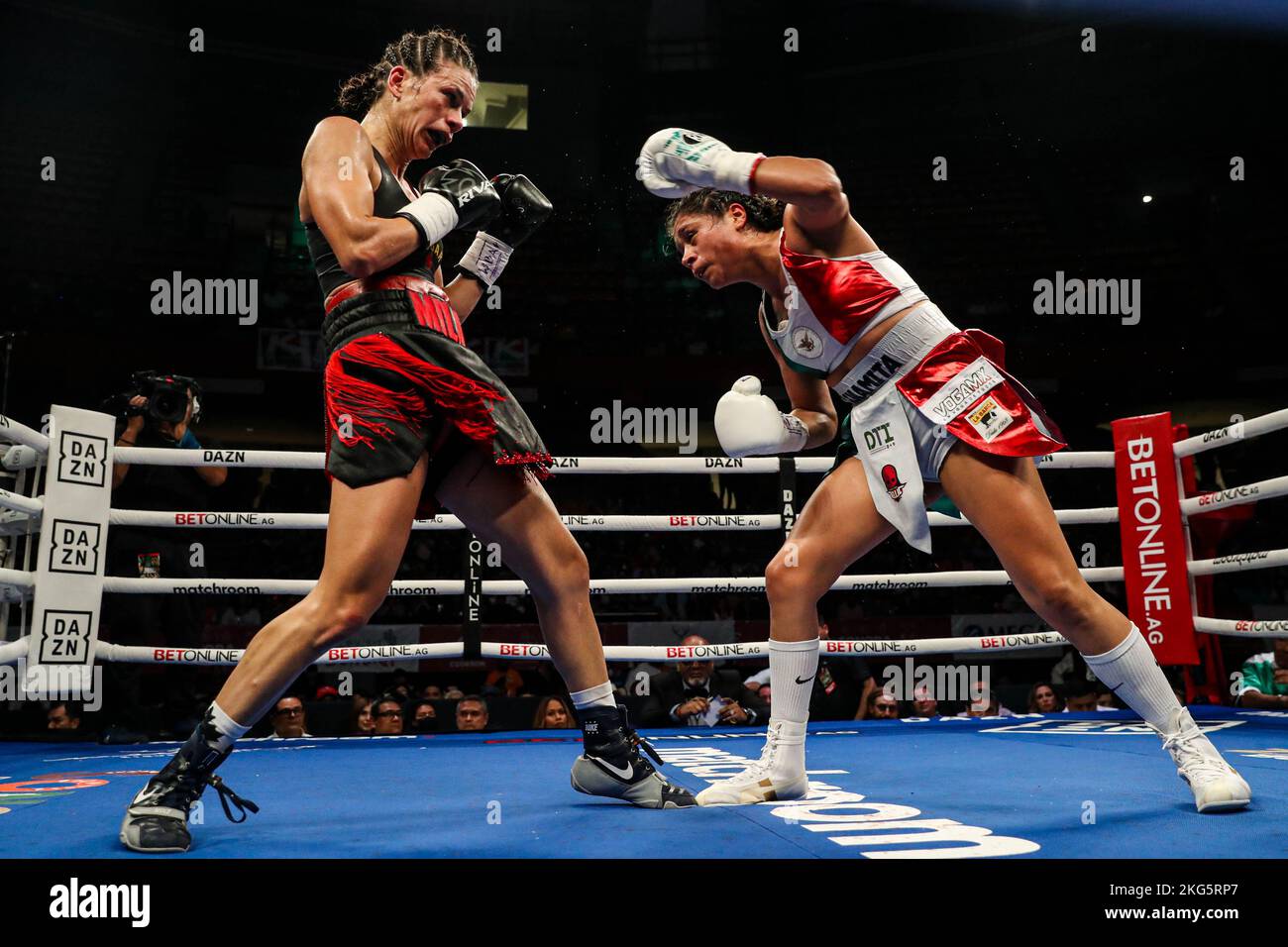 HERMOSILLO, MEXICO - SEPTEMBER 03: Érika 'Dinamita' Cruz (Green white ...