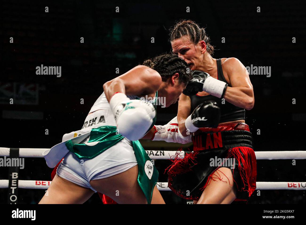 HERMOSILLO, MEXICO - SEPTEMBER 03: Érika 'Dinamita' Cruz (Green white ...