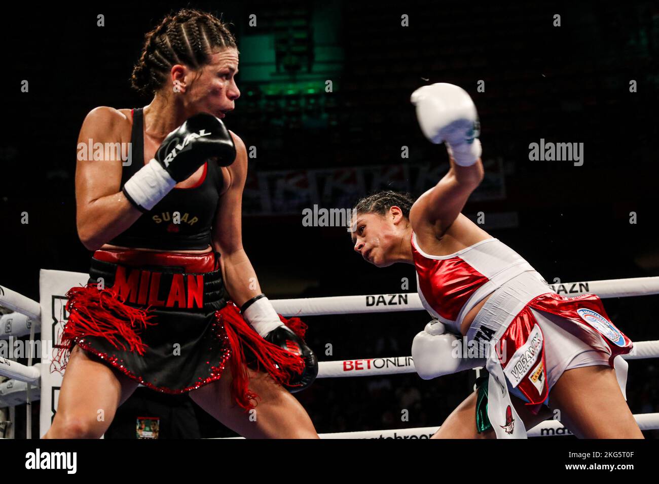 HERMOSILLO, MEXICO - SEPTEMBER 03: Érika 'Dinamita' Cruz (Green white ...