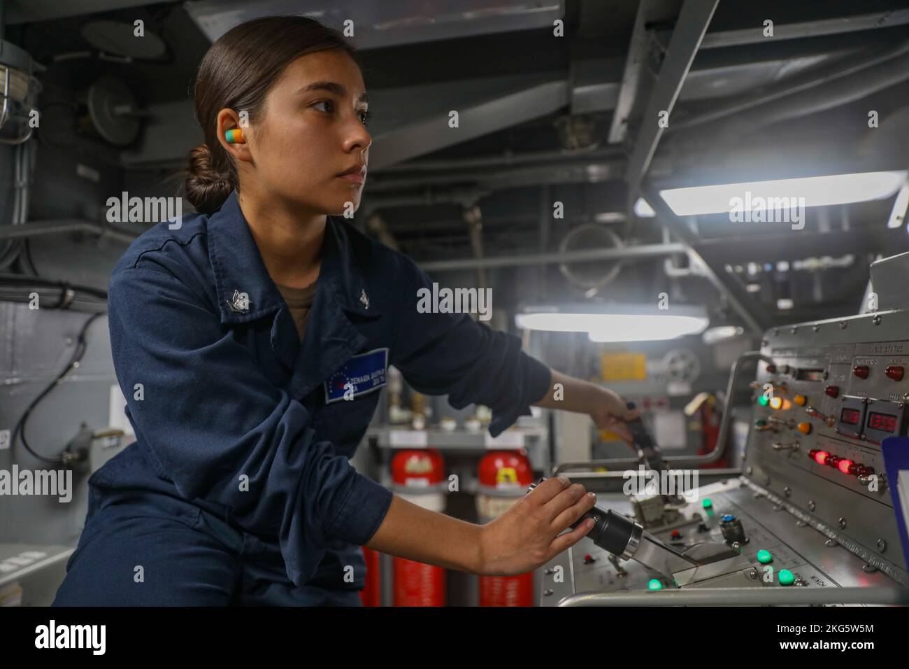 SOUTH CHINA SEA (Oct. 5, 2022) Sonar Technician (Surface) 3rd Class ...