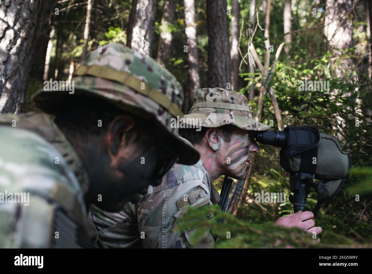 U.S. Army paratroopers assigned to 2nd Battalion, 503rd Parachute ...