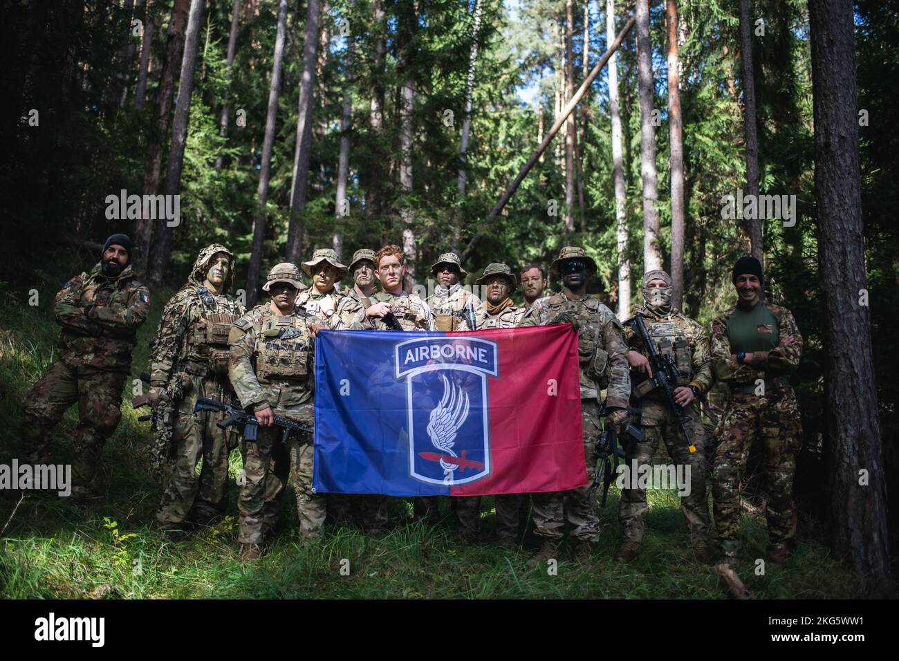 U.S. Army paratroopers assigned to 2nd Battalion, 503rd Parachute ...