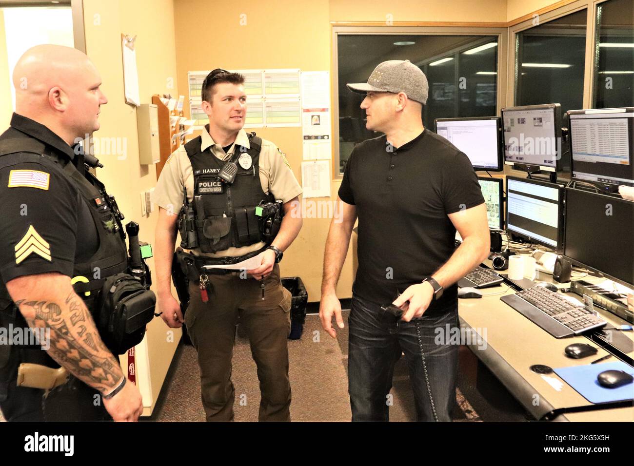 Public safety dispatch center hi-res stock photography and images - Alamy