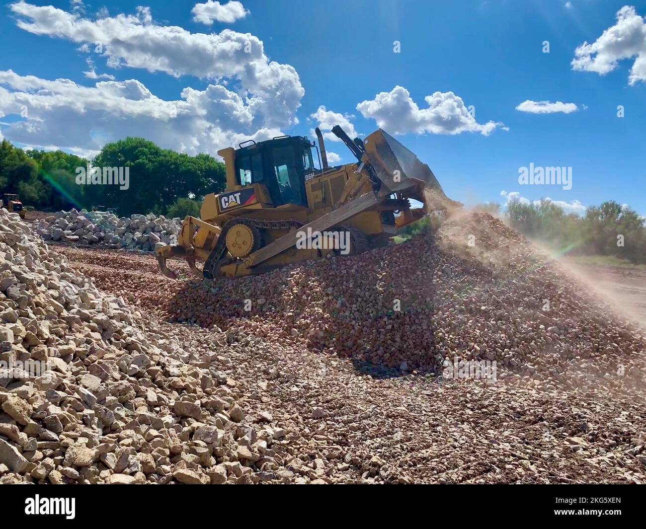 U.S. Army Corps of Engineers Los Angeles District contractors construct ...