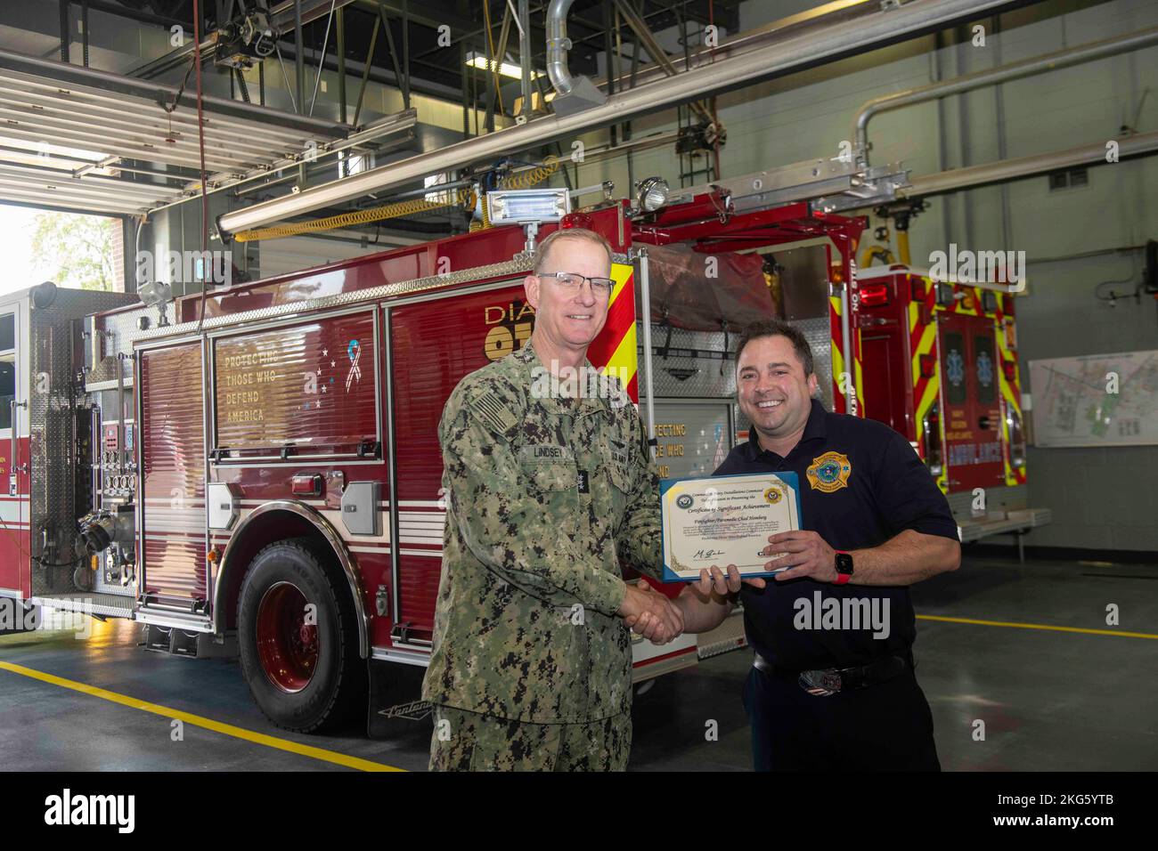 GREAT LAKES, Il. (Oct. 6, 2022) Vice Adm. Yancy Lindsey, Commander ...
