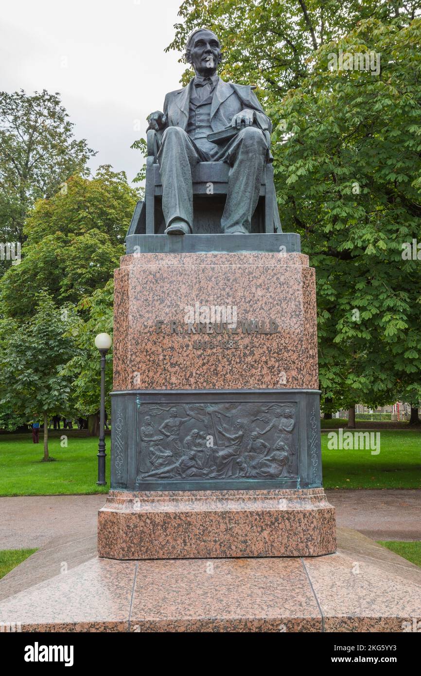 Estonian bronze statue hi-res stock photography and images - Alamy