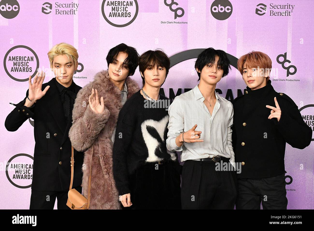 Los Angeles, USA. 20th Nov, 2022. Soobin, HueningKai, Beomgyu, Yeonjun and Taehyun of TOMORROW X ...