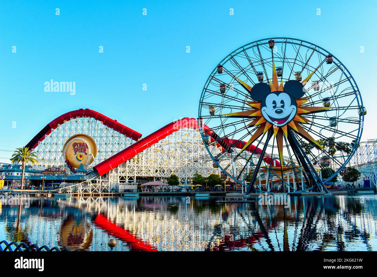 California adventure paradise pier hi-res stock photography and images ...