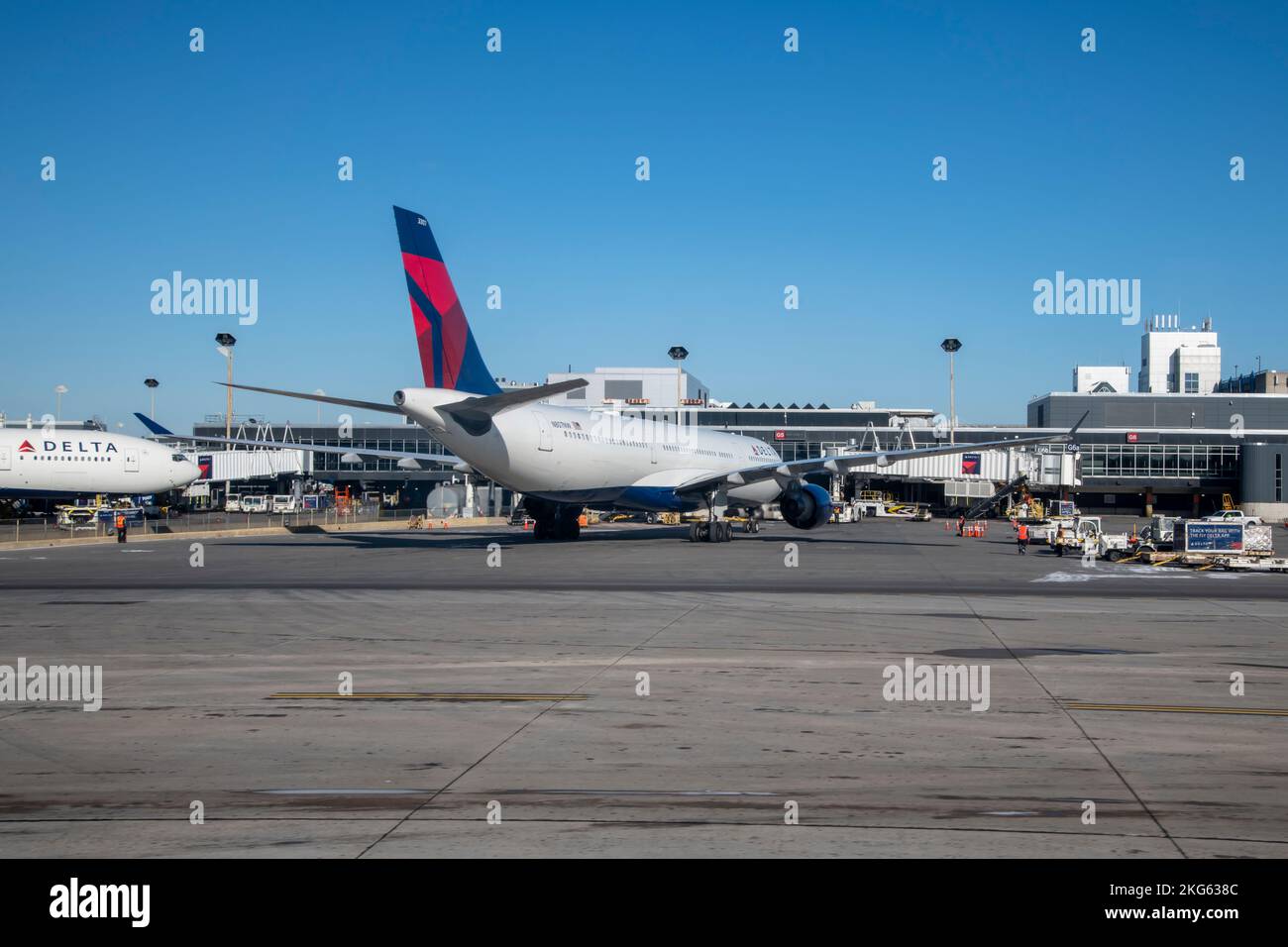 Bloomington, Minnesota. Delta terminal at the Minneapolis−Saint Paul ...