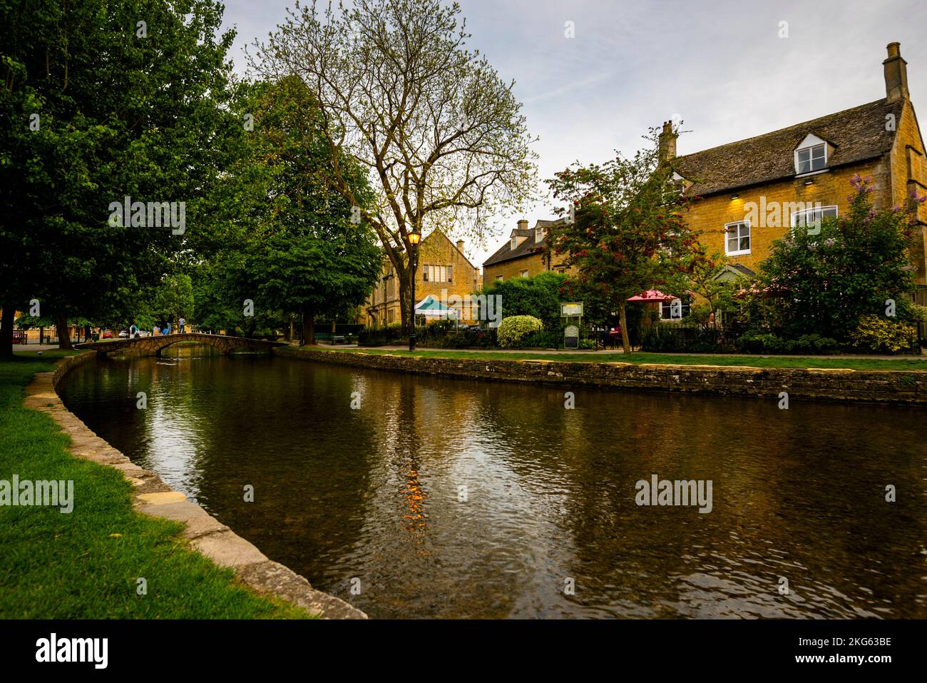 Low stone arched bridge hi-res stock photography and images - Alamy
