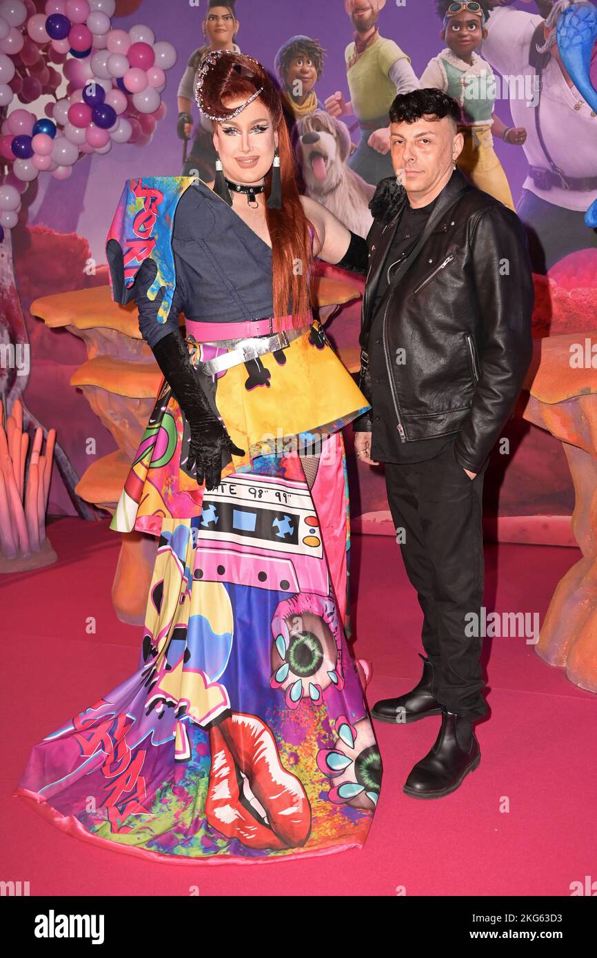 Nehellenia (l) and Marco (r) attend the red carpet of the premiere of ...