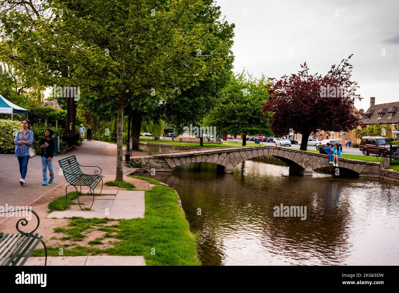 Low stone arched bridge hi-res stock photography and images - Alamy