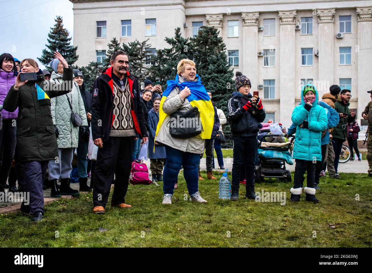 Citizens of Kherson celebrate the liberation of the city on Freedom ...