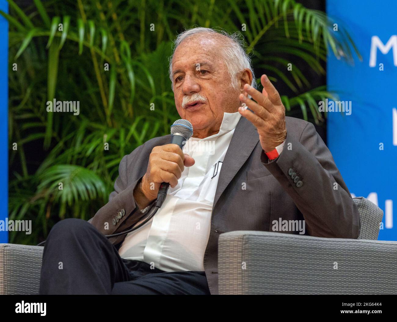 Moshe safdie 2022 hi-res stock photography and images - Alamy