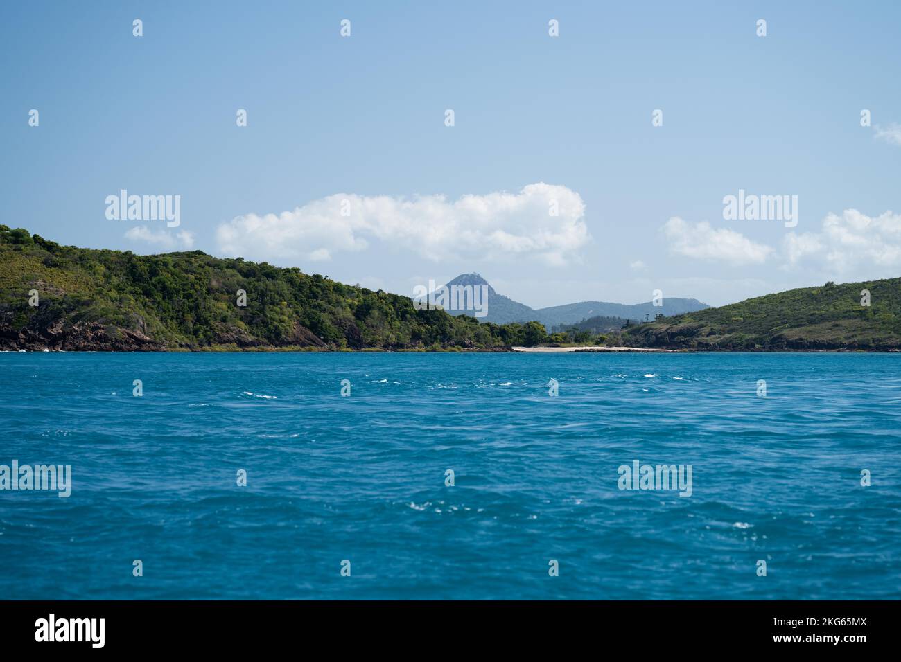 tropical islands and super yachts in queensland australia in spring ...
