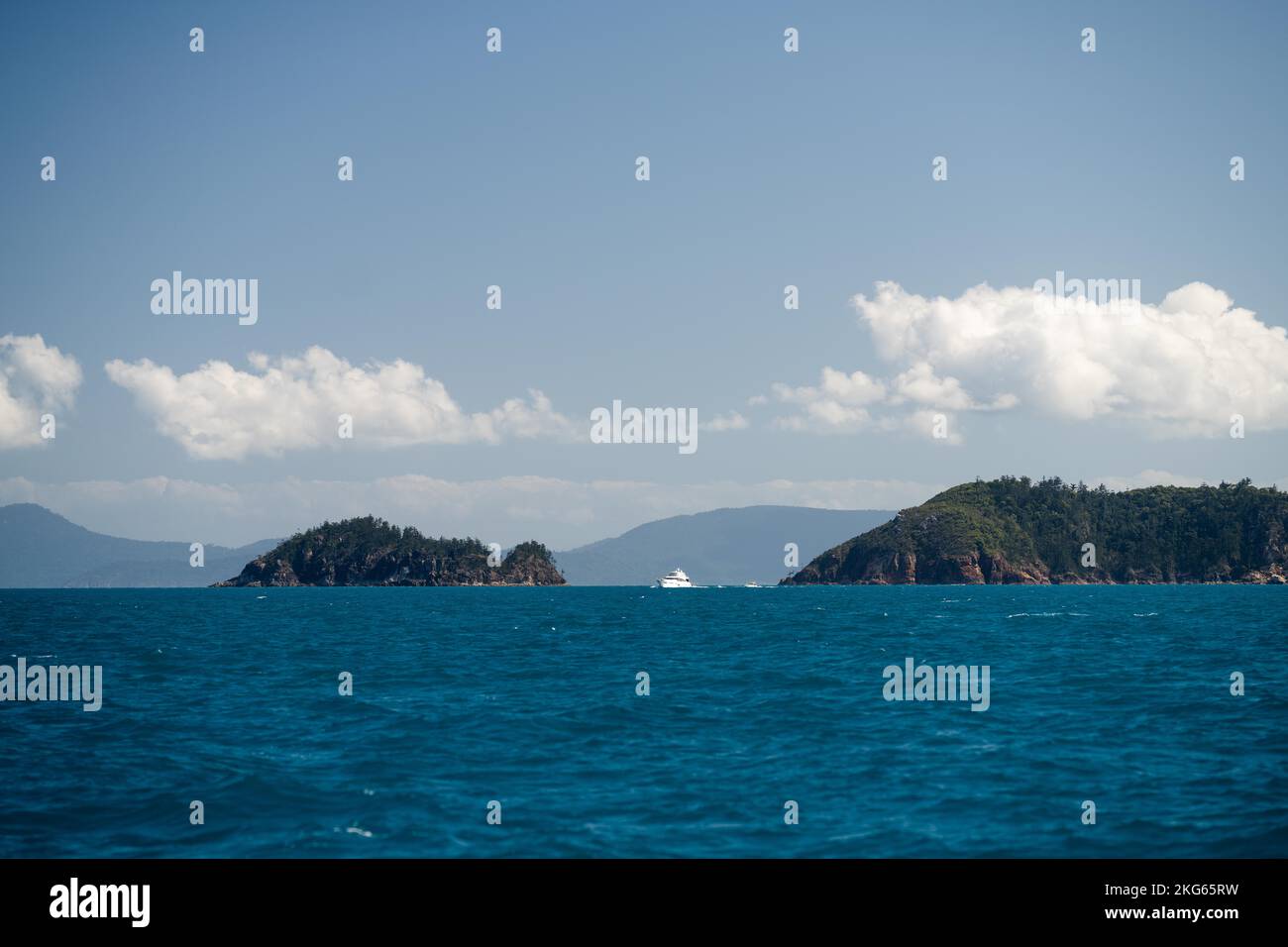 tropical islands and super yachts in queensland australia in spring ...