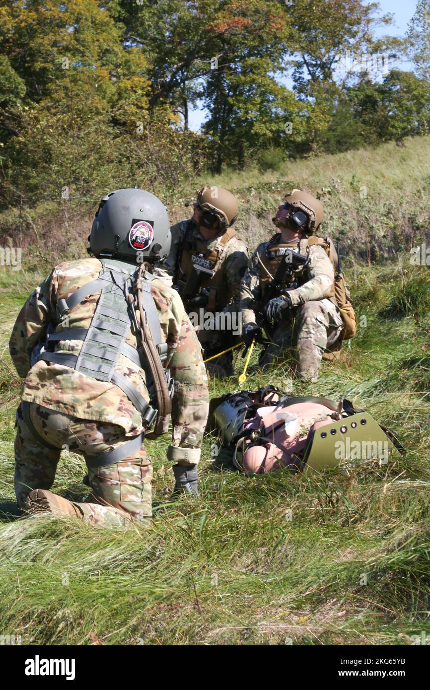 Joint training exercise with Det 2. 6 Co. 3/238th AVN MEDEVAC, Cox ...