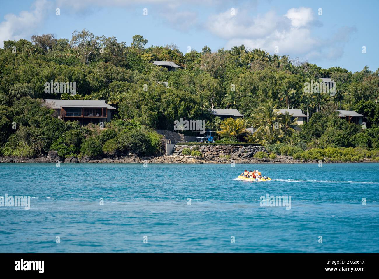 tropical islands and super yachts in queensland australia in spring ...