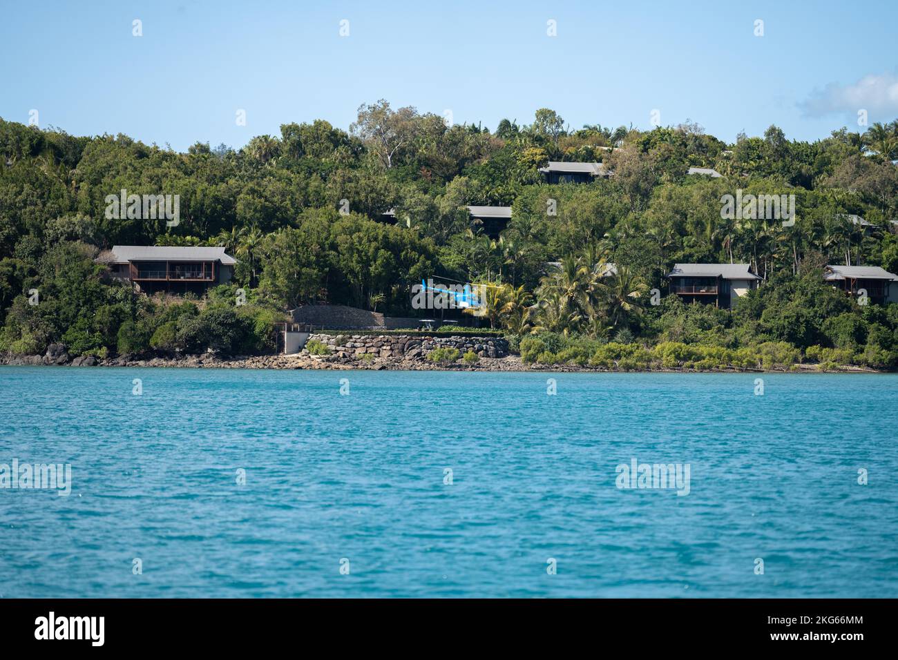 tropical islands and super yachts in queensland australia in spring ...