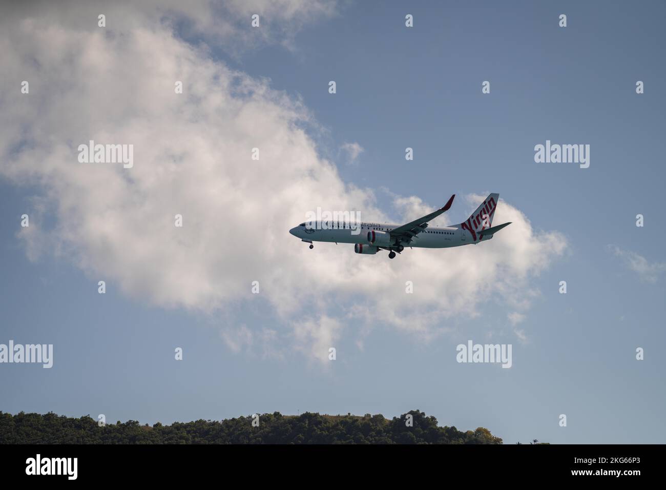 plane flying over head in australia in summer Stock Photo - Alamy