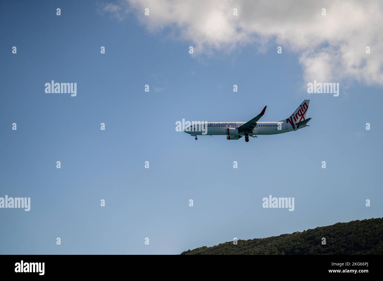 plane flying over head in australia in summer Stock Photo - Alamy