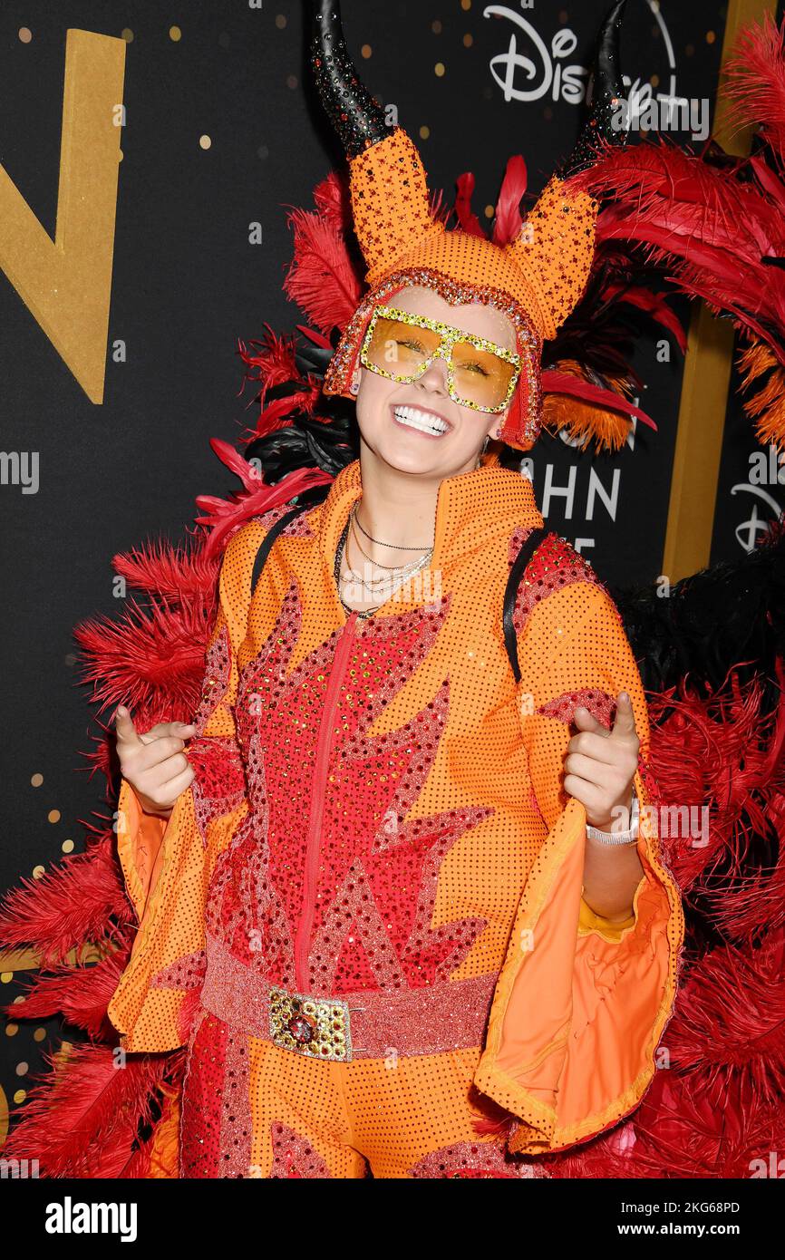 Los Angeles, California, USA. 20th Nov, 2022. JoJo Siwa attends the ...